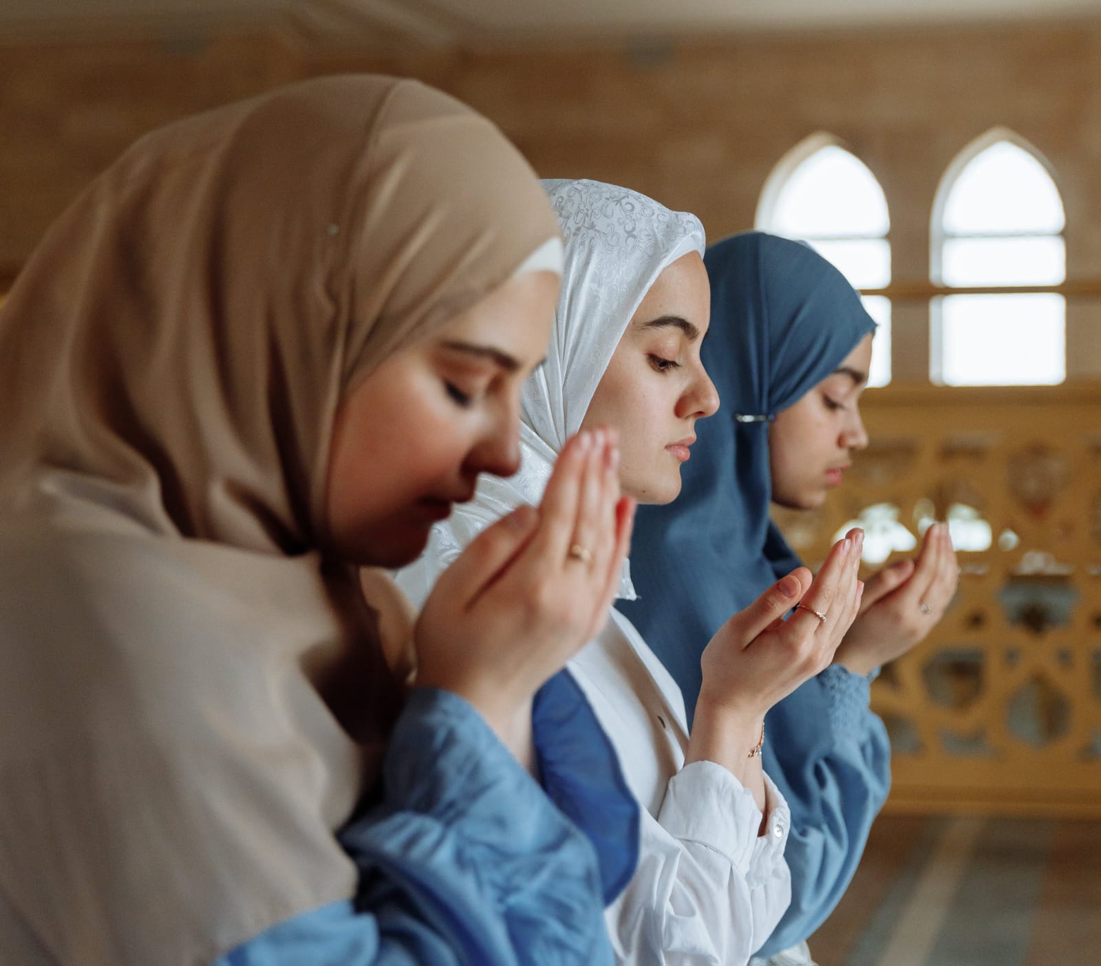 Berdoa dalam Hati: Tulus atau Malas? - Cahaya Islam