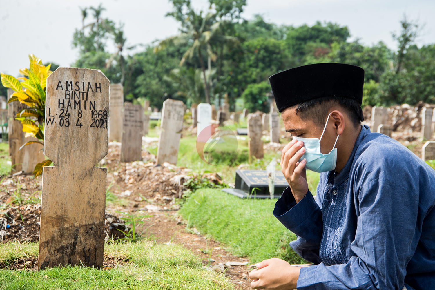 Begini Tata Cara Ziarah Kubur Sesuai Sunnah - Cahaya Islam